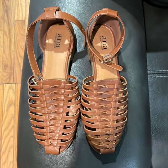 a.n.a | Shoes | Ana Brown Low Heel Sandals 9 | Poshmark